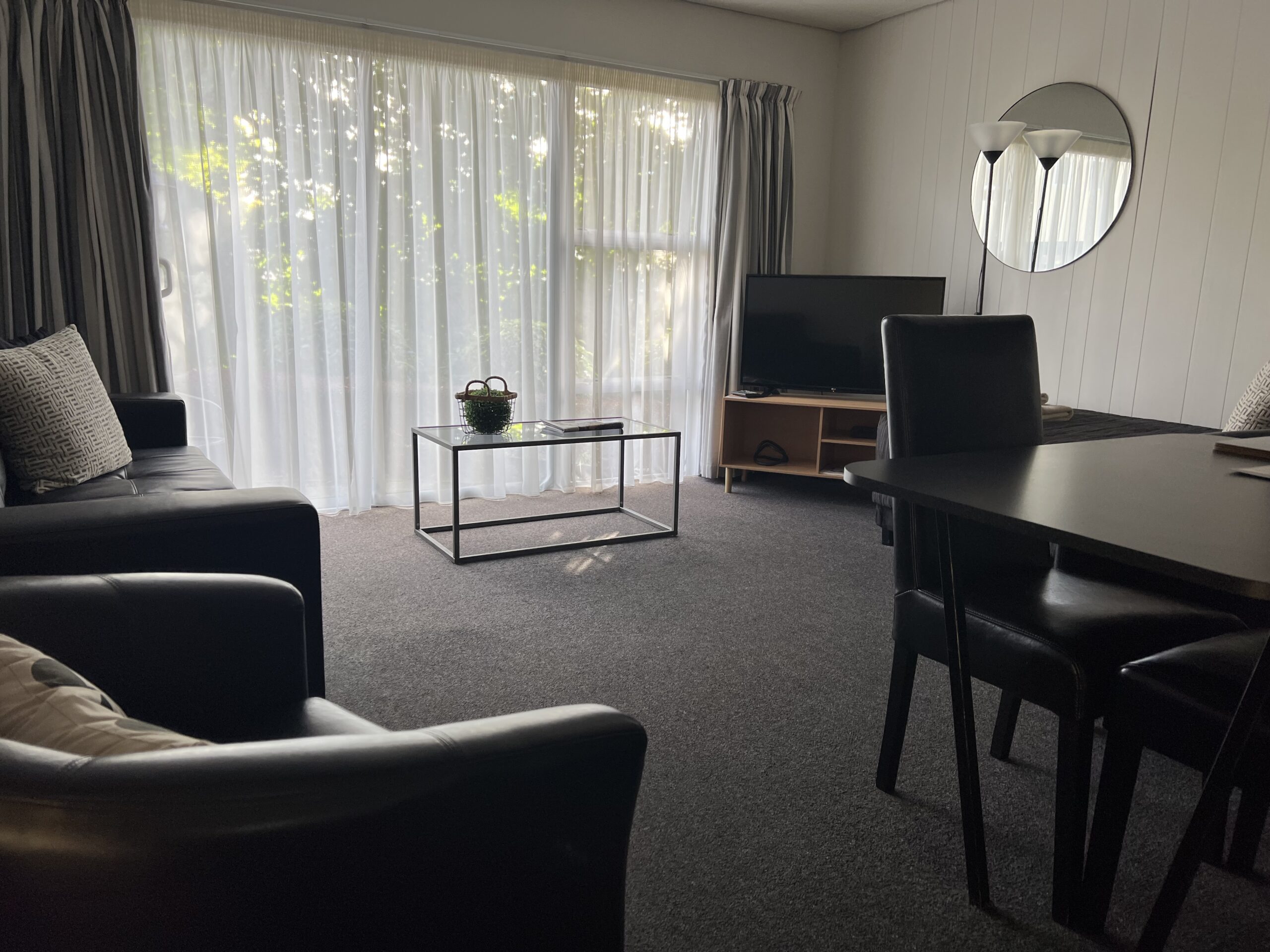 Unit 3 Two-Bedroom Sleeps 5 - Golden Leaf Apartments